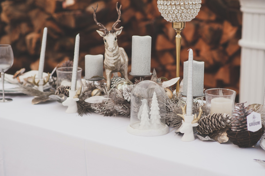 Inspiration: Cozy and Rustic Winter Wedding Styled Shoot - Love Inc. Mag