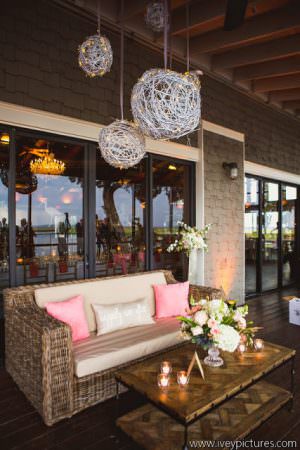 10 Creative Cocktail Hour Ideas to Swoon Over - Love Inc. Mag