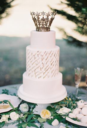 10 Calligraphy Wedding Cakes to Swoon Over - Love Inc. Mag