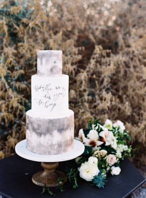 10 Calligraphy Wedding Cakes to Swoon Over - Love Inc. Mag