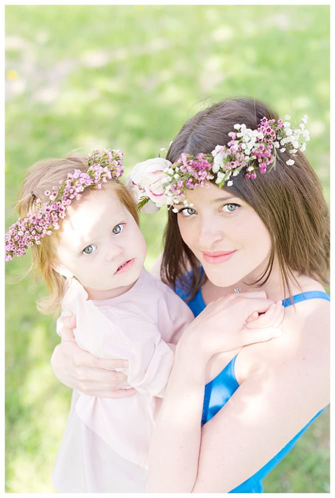A Gorgeous, Flower-Filled Springtime Expecting Session - Love Inc. Mag