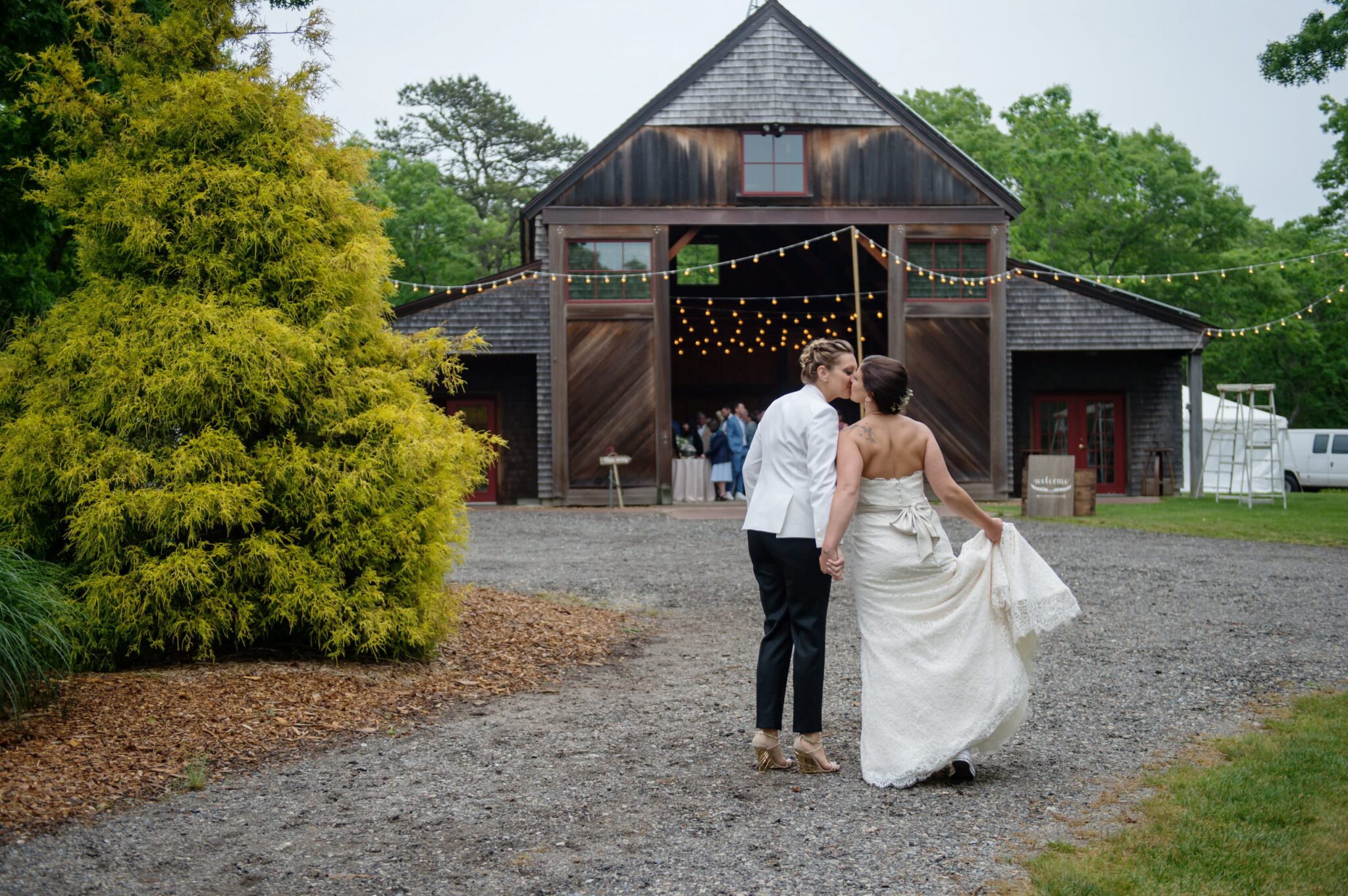 Beth and Sarah's Rustic and Rainy Wedding on Martha's Vineyard - Love ...