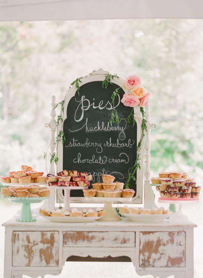 11 Displays for a Slice of Pi Day Wedding Inspiration - Love Inc. Mag