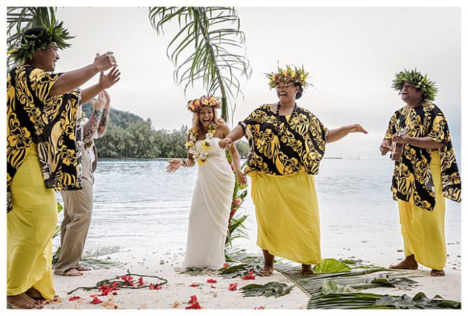 Kerlyn and Tim's Destination Wedding in French Polynesia - Love Inc ...