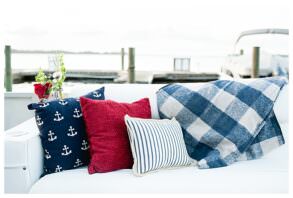 Chelsea and Brett’s Pontoon Boat Picnic Engagement Shoot – Love Inc. Mag