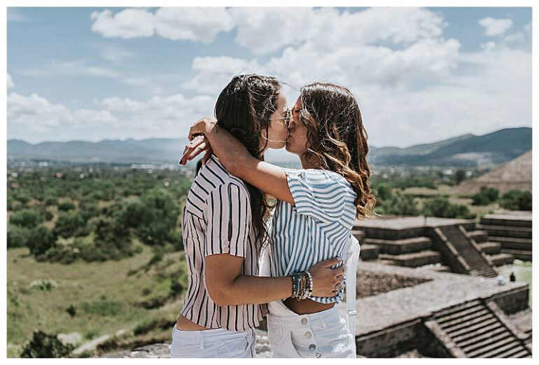 An Epic Proposal on Top of the Teotihuacan Pyramids in Mexico – Love ...