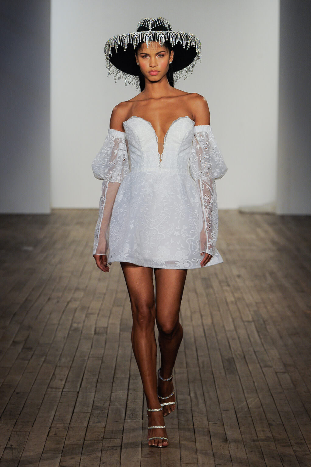 7 Fall 2020 Bridal Fashion Trends Hot Off the Runways - Love Inc. Mag