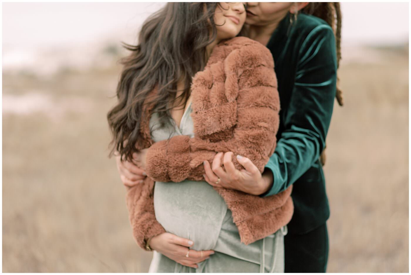 A Gorgeous Beach Expecting Session with an Incredible Donor Story ...