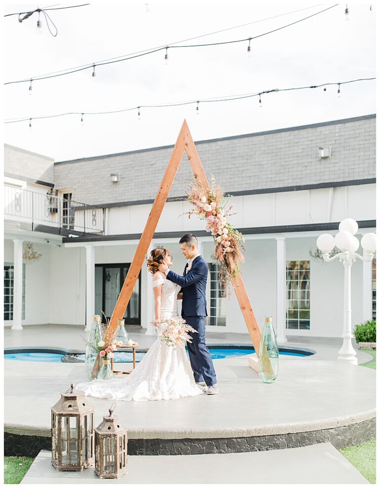 Elegant Wedding Inspiration at a Las Vegas Mansion - Love Inc. Mag