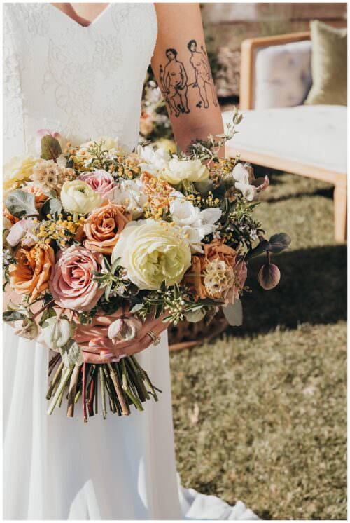 This Honeybee-Inspired Wedding Shoot Is Buzzing With Ideas - Love Inc. Mag