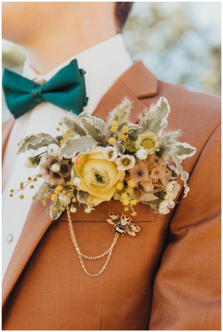 This Honeybee-Inspired Wedding Shoot Is Buzzing With Ideas - Love Inc. Mag