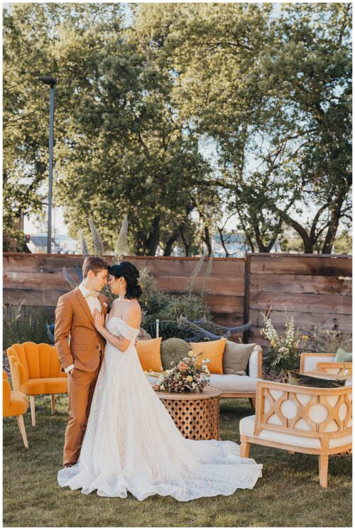 This Honeybee-Inspired Wedding Shoot Is Buzzing With Ideas - Love Inc. Mag