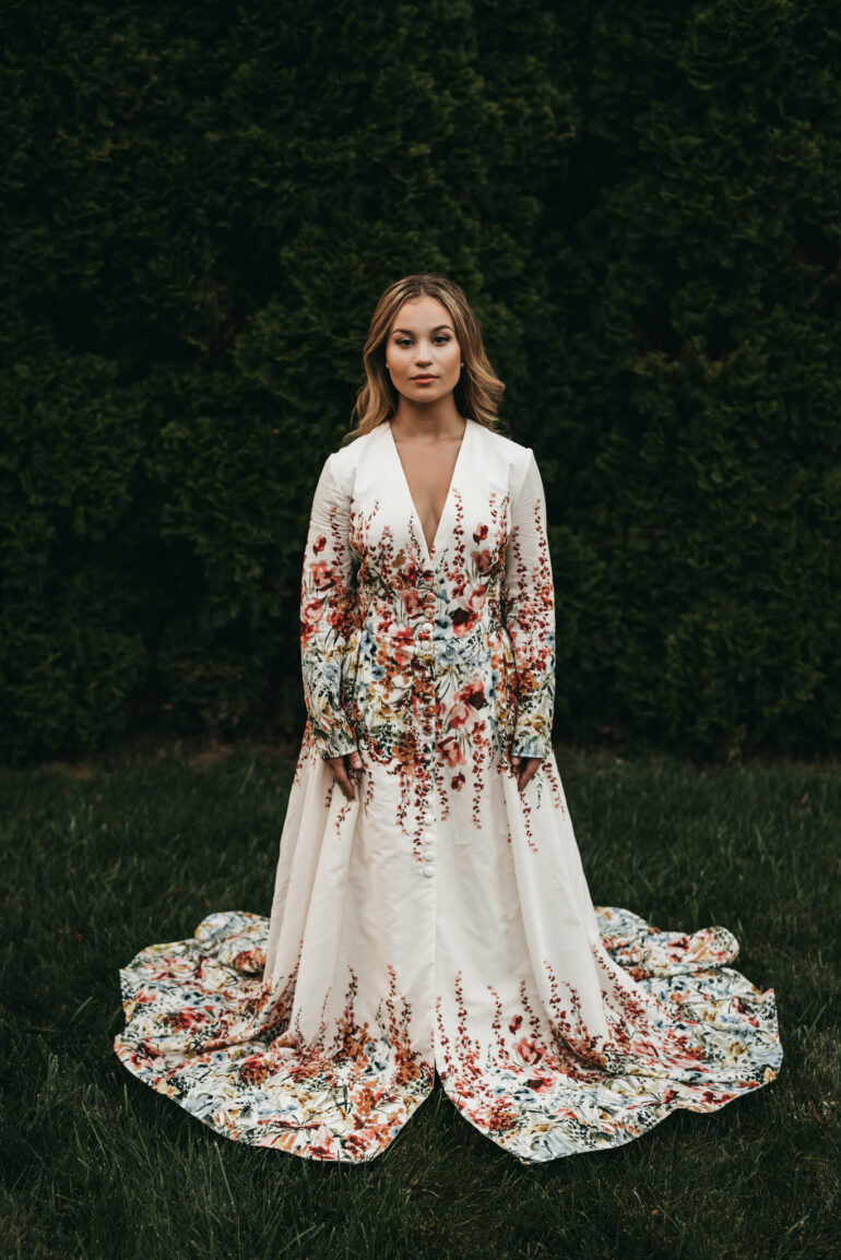 11 Bridal Coats for Your Winter Wedding - Love Inc. Mag