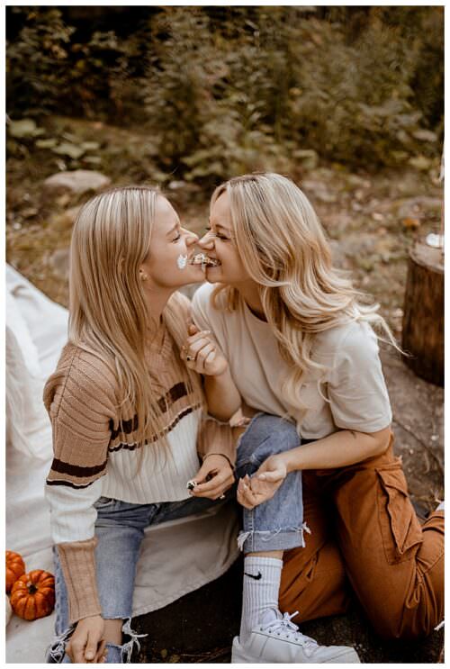 This Influencer Proposed to Her Girlfriend with a Cozy Picnic at a ...