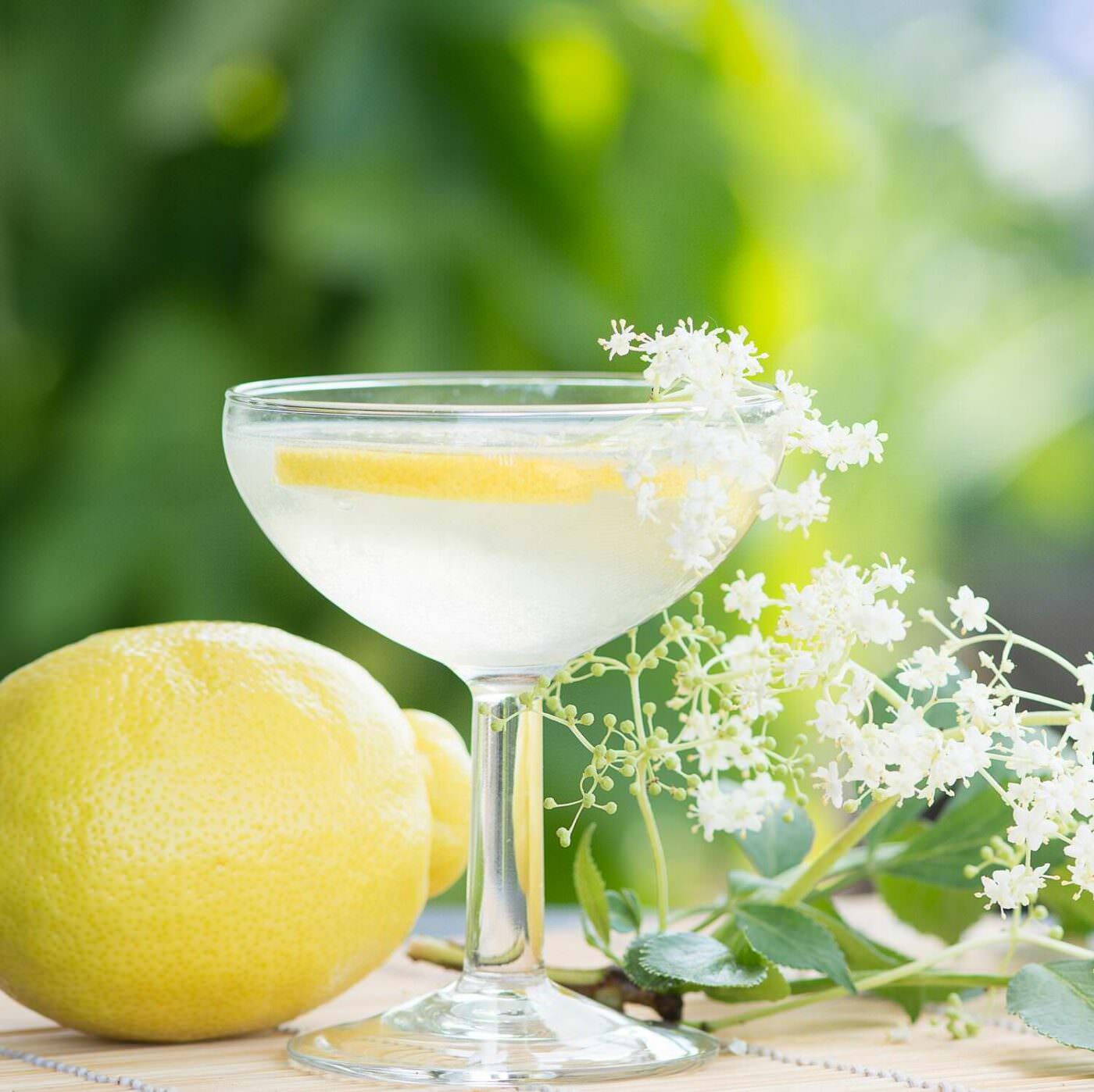 17 Spritz Cocktail Recipes for Summer Sipping - Love Inc. Mag