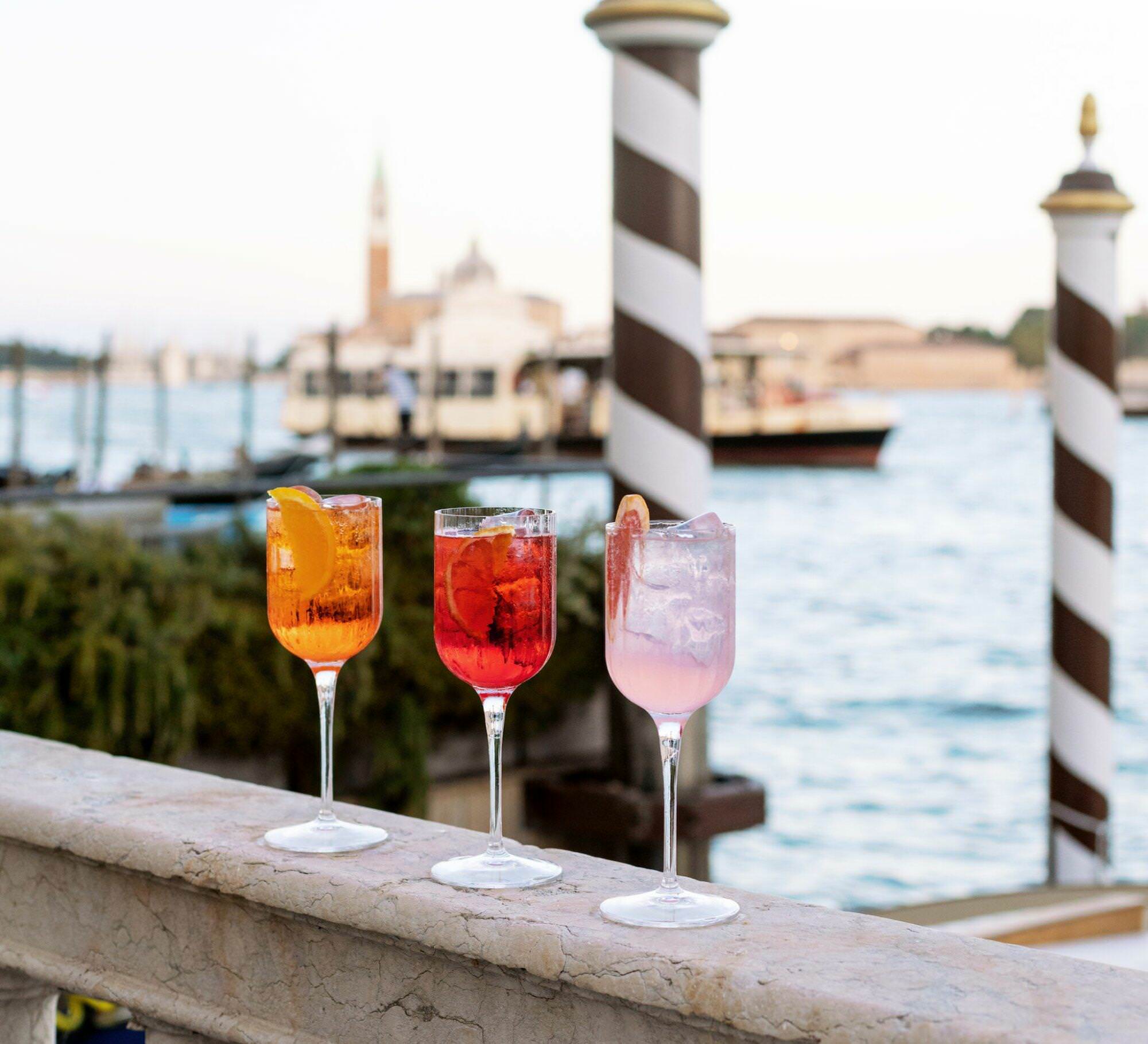 17 Spritz Cocktail Recipes for Summer Sipping - Love Inc. Mag